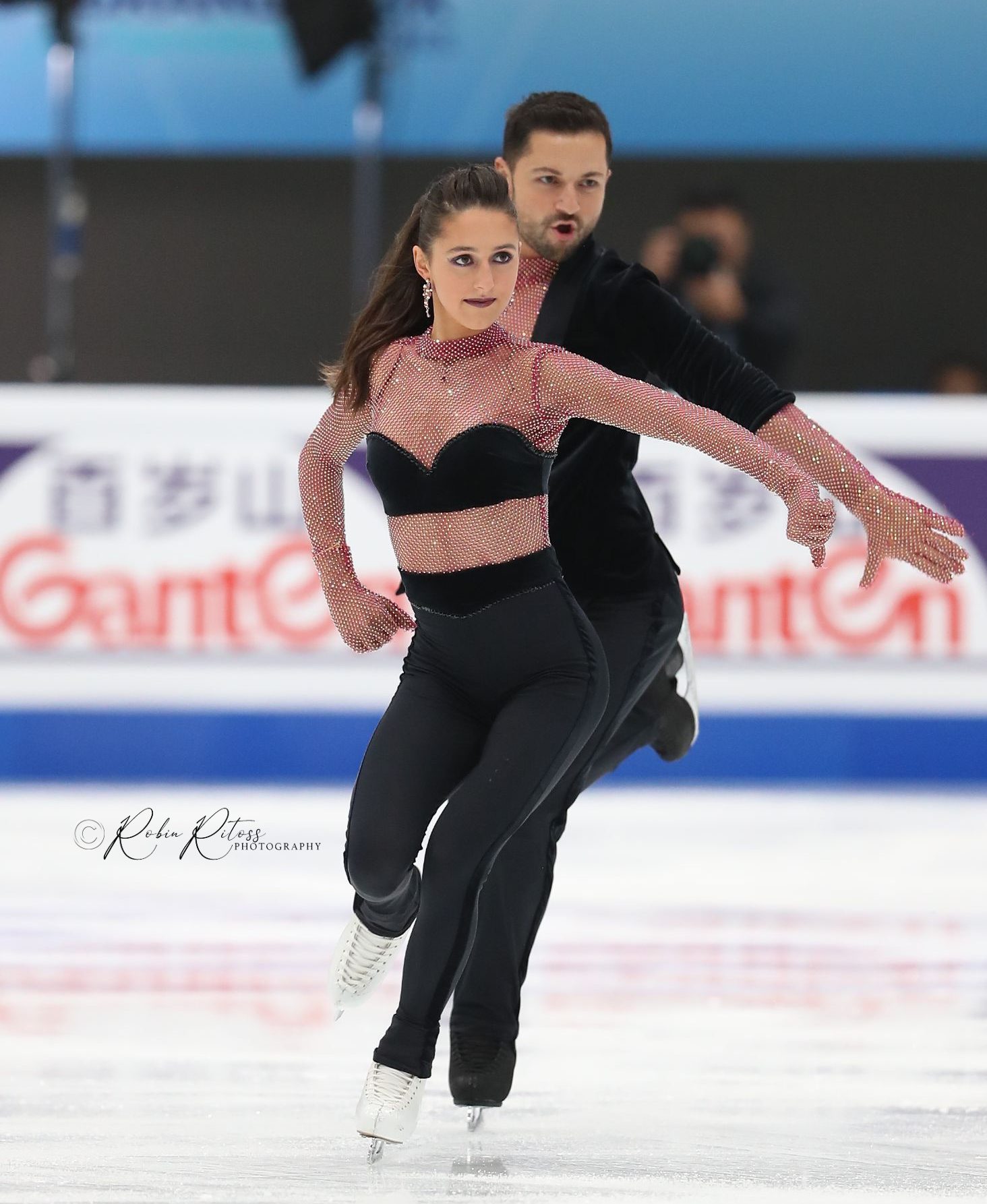 Fear/Gibson: "The crowd is part of our team" - A divine sport